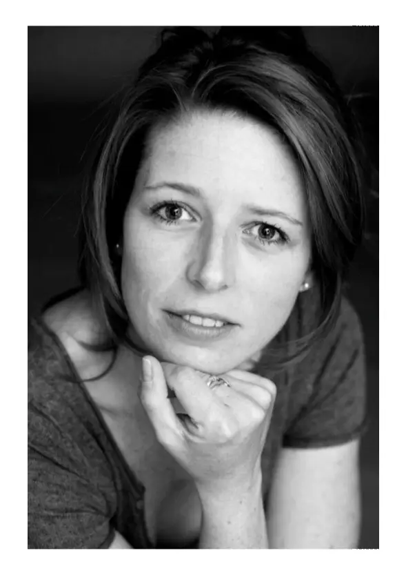 Emma DARMON comédienne voix professionnelle